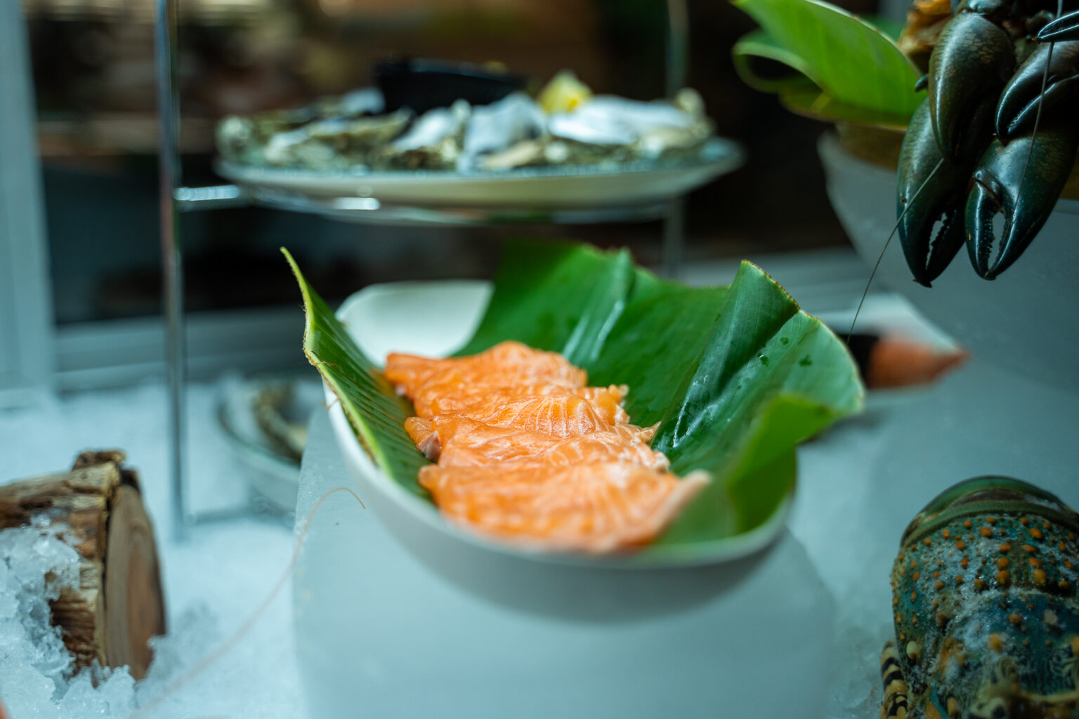 EAT & DRINK - Waterfront Tavern