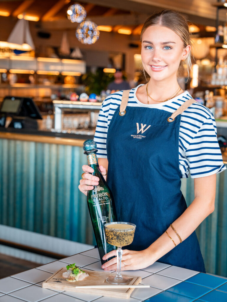 EAT & DRINK - Waterfront Tavern